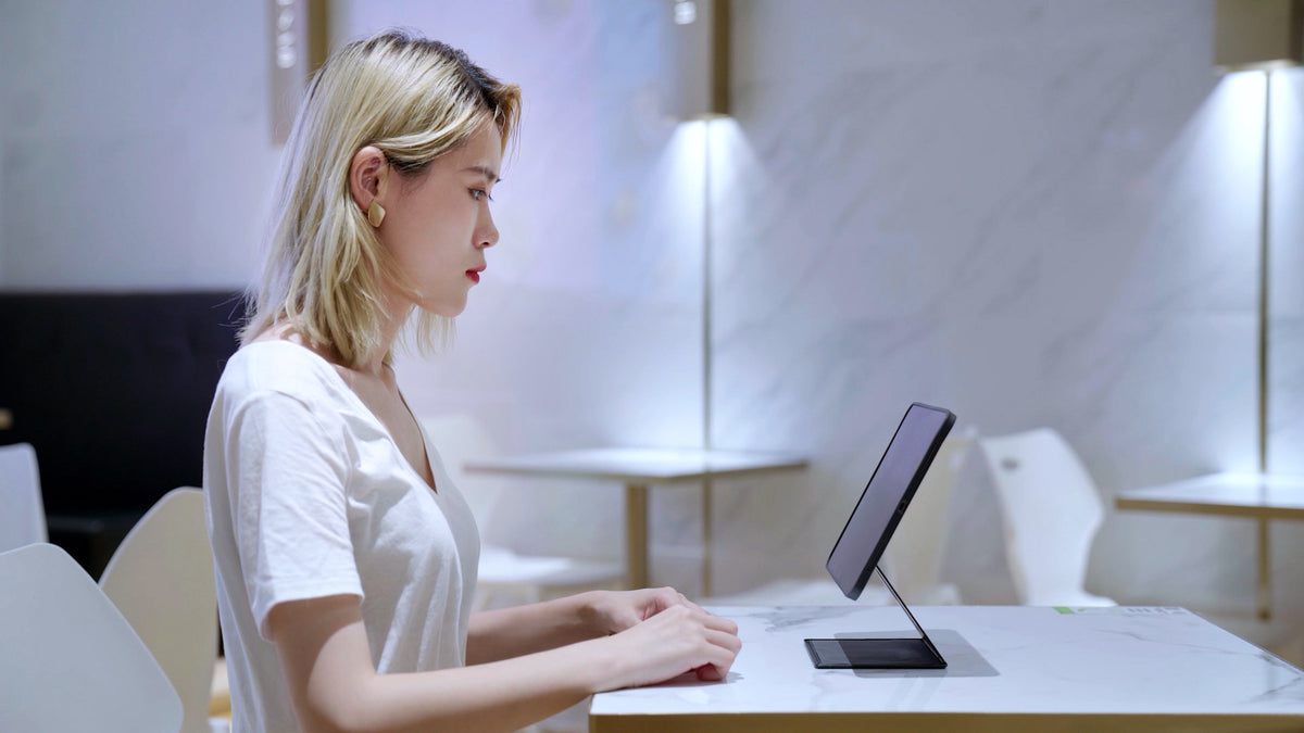 Featured in Geeky Gadgets | MOFT Float iPad Pro stand case offers and ...